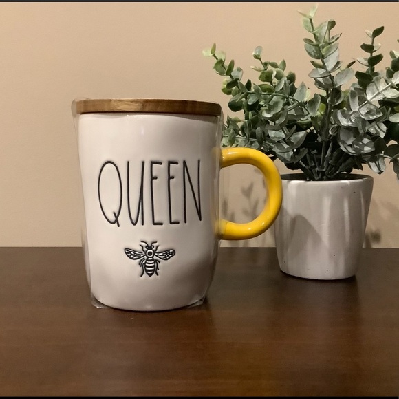 Rae Dunn | Dining | Rae Dunn Queen Bee Mug Wood Coaster | Poshmark